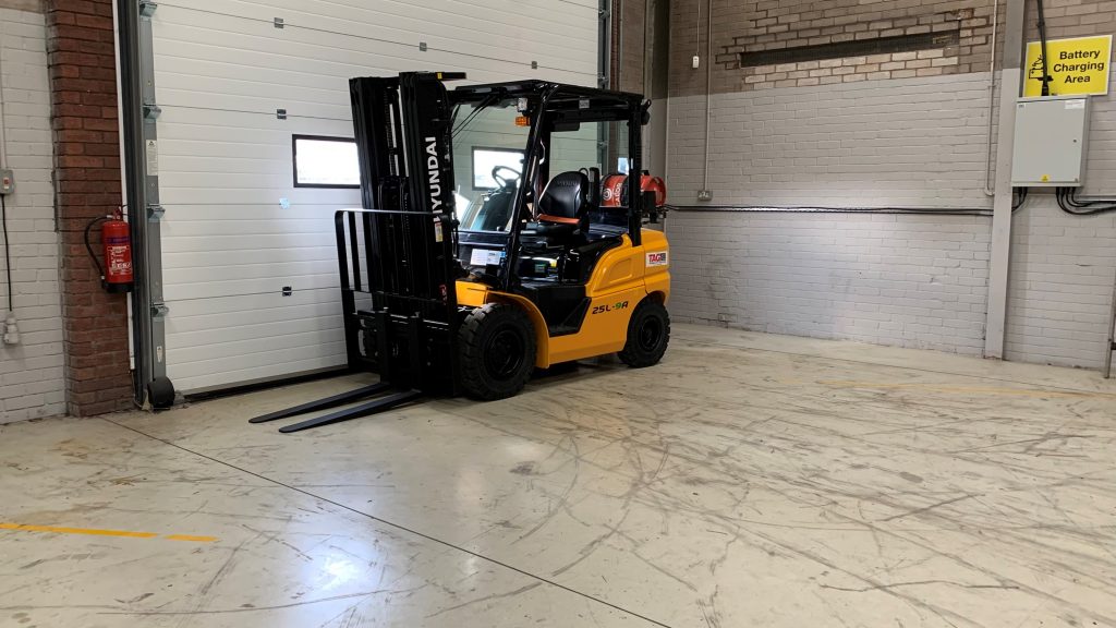 Hyundai 25L-9A • Tag Forklift Truck Services